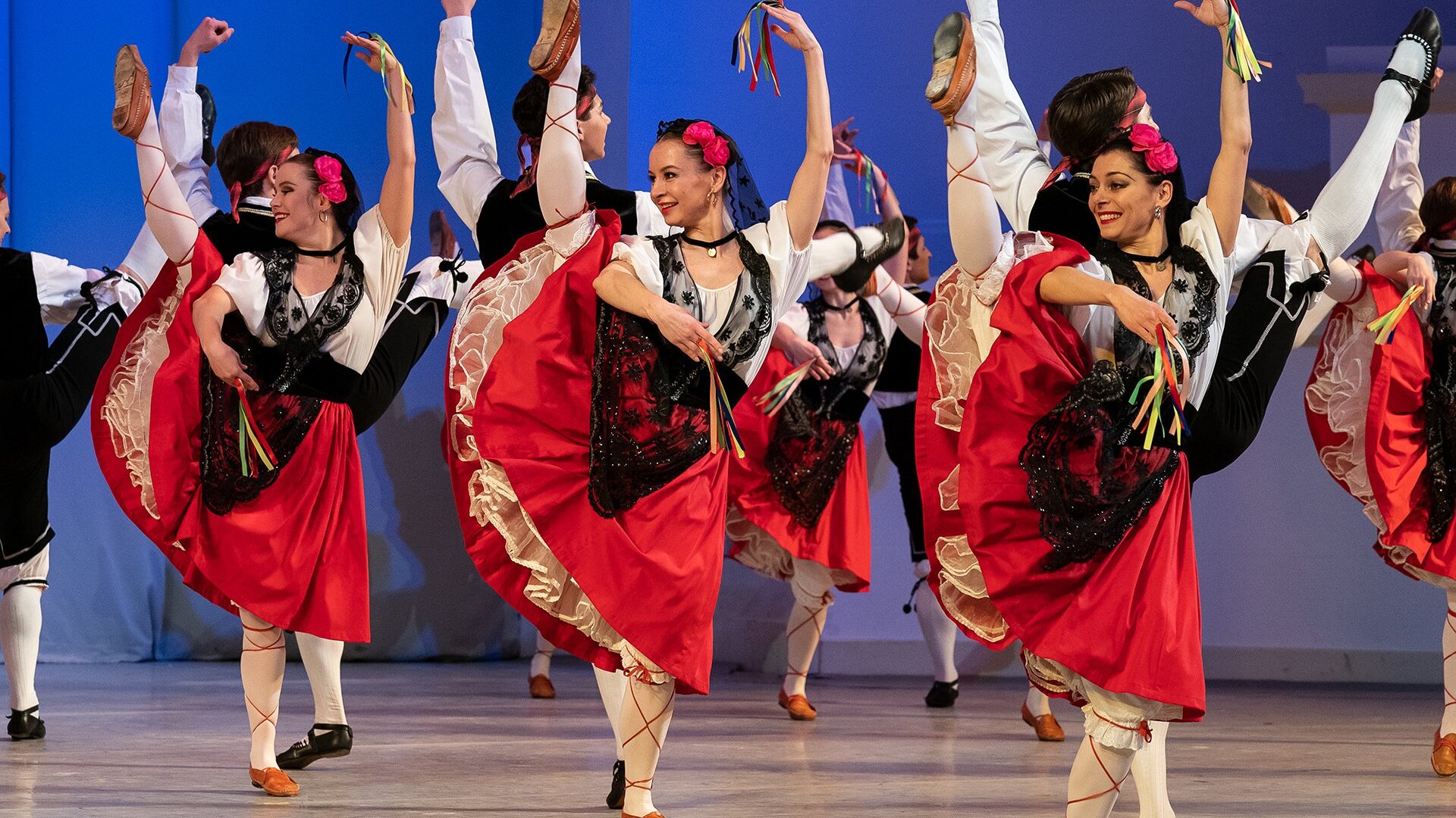 ANONS.uz - Ансамбль Моисеева выступит в ГАБТ имени Алишера Навои